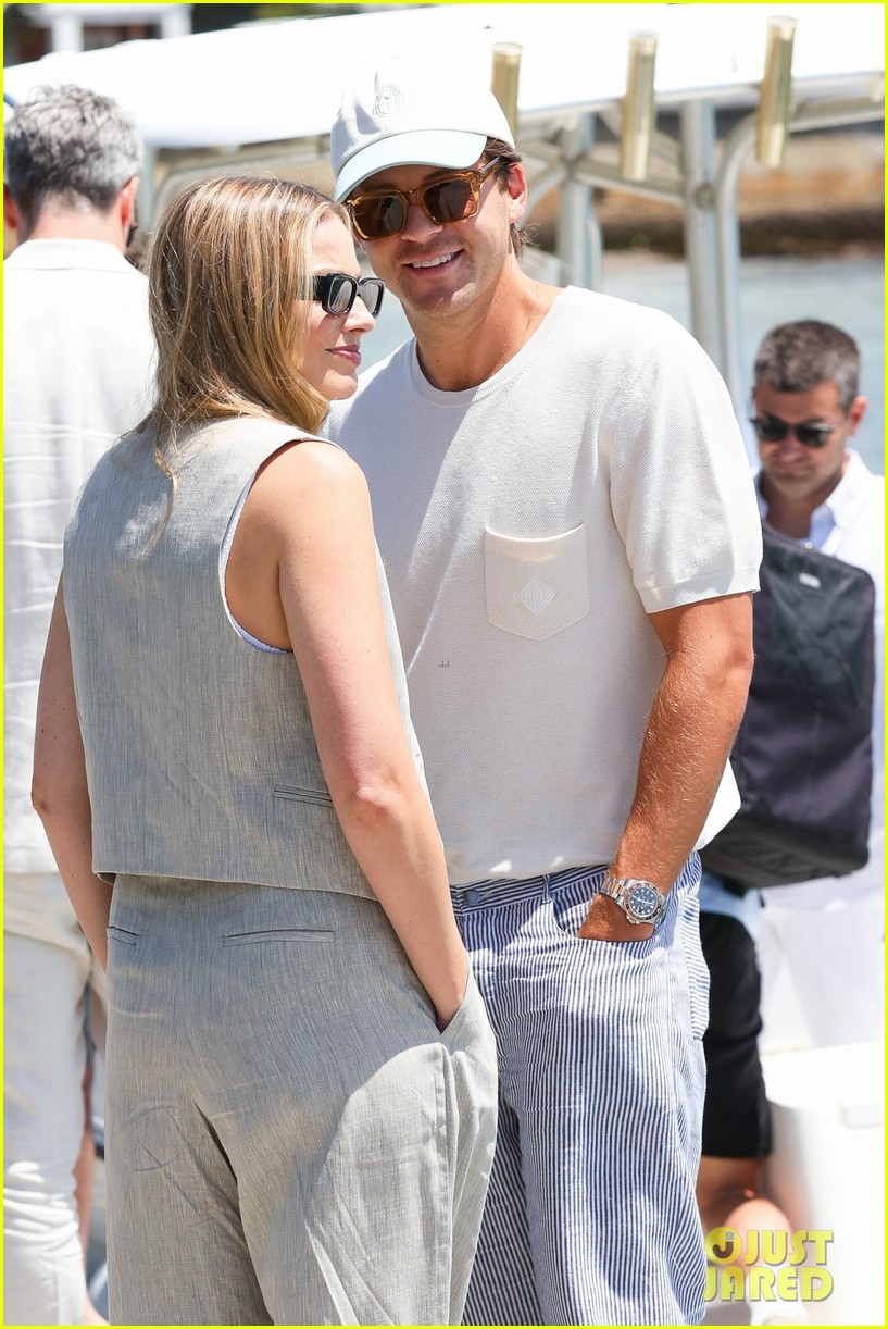 Margot Robbie & Husband Tom Ackerley Look So Cute Together in New ...