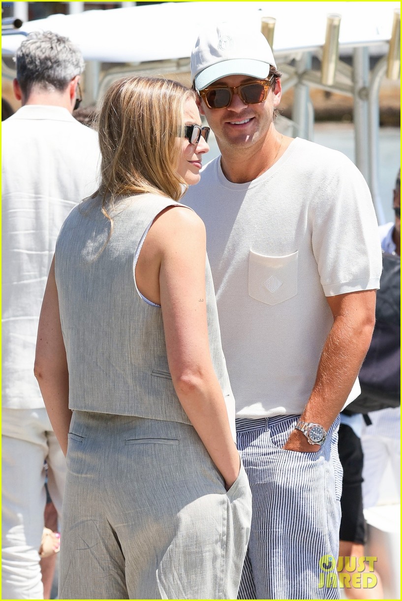 Margot Robbie & Husband Tom Ackerley Look So Cute Together in New ...