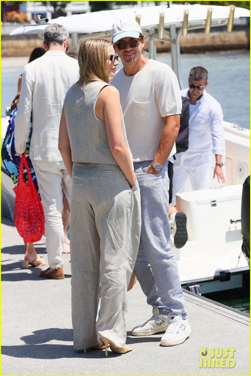 Margot Robbie & Husband Tom Ackerley Look So Cute Together in New ...