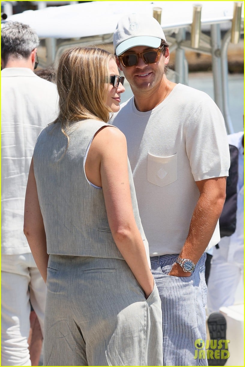 Margot Robbie & Husband Tom Ackerley Look So Cute Together in New ...