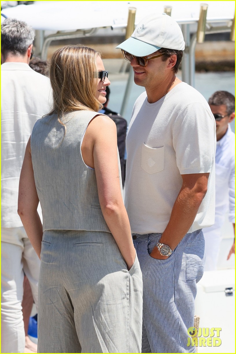 Margot Robbie & Husband Tom Ackerley Look So Cute Together in New ...