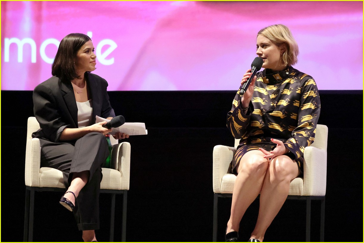 Margot Robbie Returns to Her Barbiecore Pink Outfits for 'Barbie ...