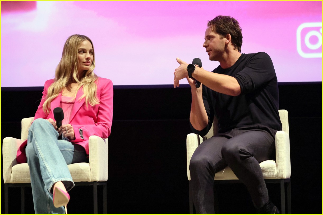 Margot Robbie Returns to Her Barbiecore Pink Outfits for 'Barbie ...