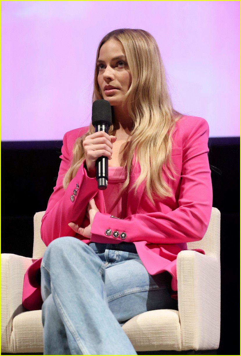 Margot Robbie Returns to Her Barbiecore Pink Outfits for 'Barbie ...