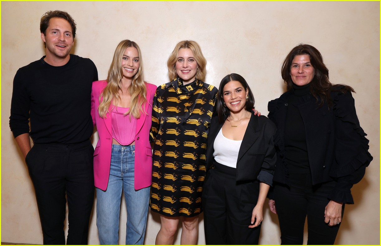 Margot Robbie Returns to Her Barbiecore Pink Outfits for 'Barbie ...