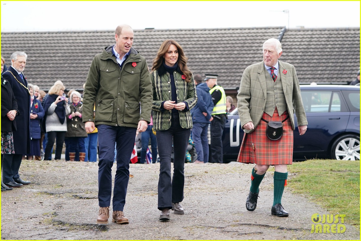 Kate Middleton Rides Bike in Scotland, Comforts Young Boy Who Fell Off ...
