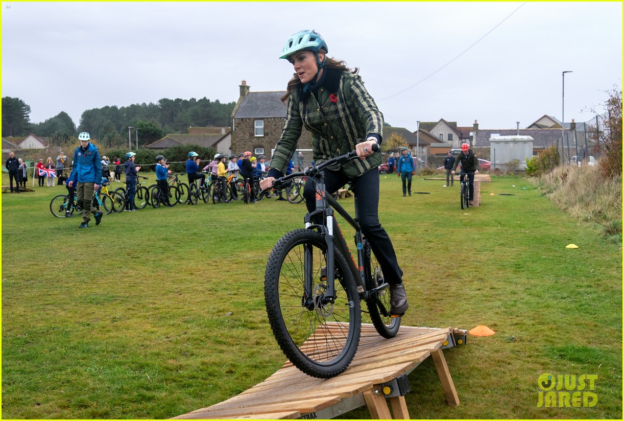 Kate Middleton Rides Bike in Scotland, Comforts Young Boy Who Fell Off ...