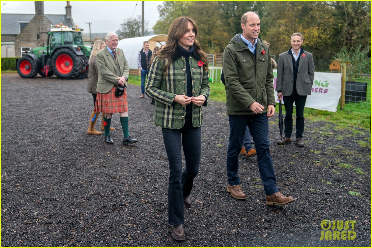 Kate Middleton Rides Bike in Scotland, Comforts Young Boy Who Fell Off ...