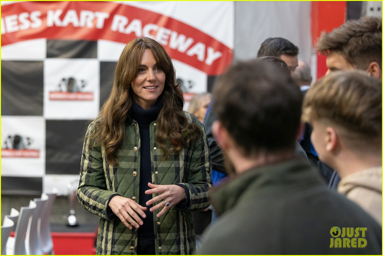 Kate Middleton Rides Bike in Scotland, Comforts Young Boy Who Fell Off ...