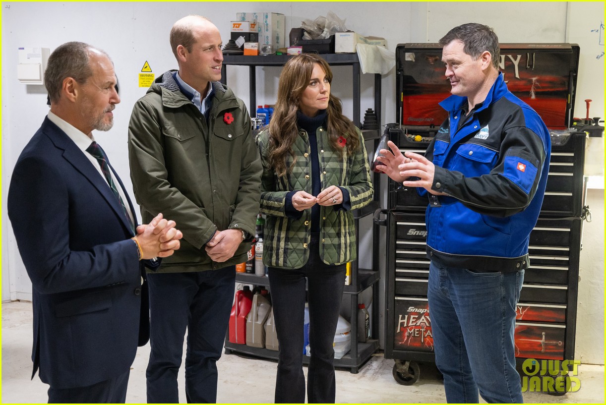 Kate Middleton Rides Bike in Scotland, Comforts Young Boy Who Fell Off ...