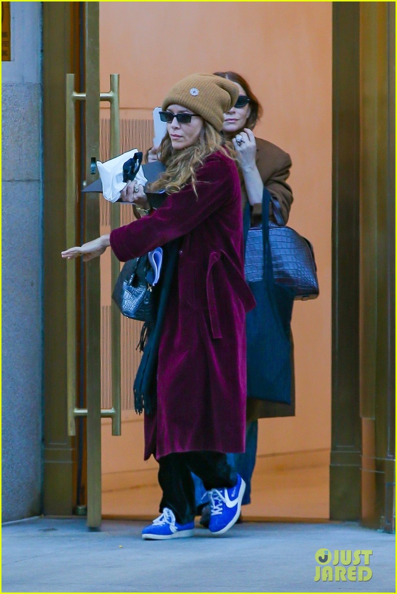 Mary-Kate & Ashley Olsen Spotted Together in Rare Sighting in New York ...