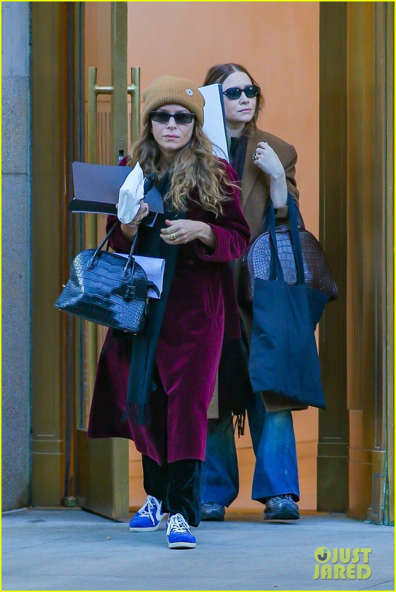 Mary-Kate & Ashley Olsen Spotted Together in Rare Sighting in New York ...