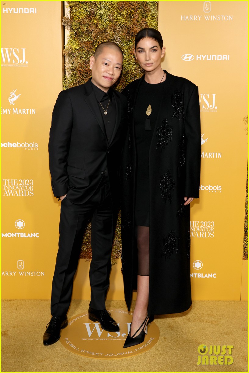 Renee Rapp, Trevor Noah, & Julia Louis-Dreyfus Arrive in Style for ...