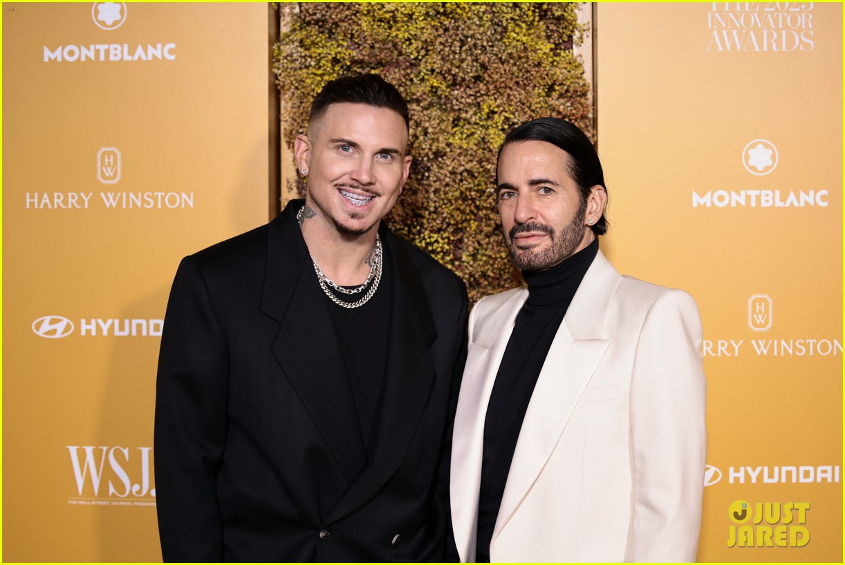 Renee Rapp, Trevor Noah, & Julia Louis-Dreyfus Arrive in Style for ...