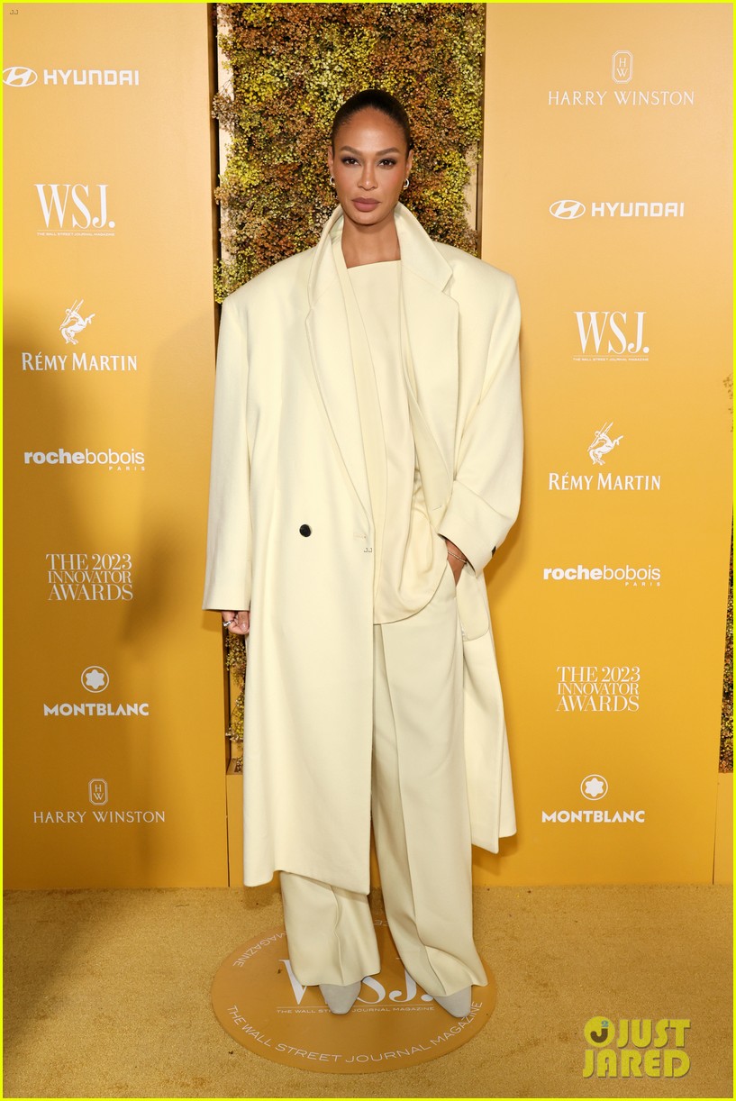 Renee Rapp, Trevor Noah, & Julia Louis-Dreyfus Arrive in Style for ...