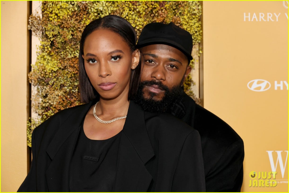 Renee Rapp, Trevor Noah, & Julia Louis-Dreyfus Arrive in Style for ...