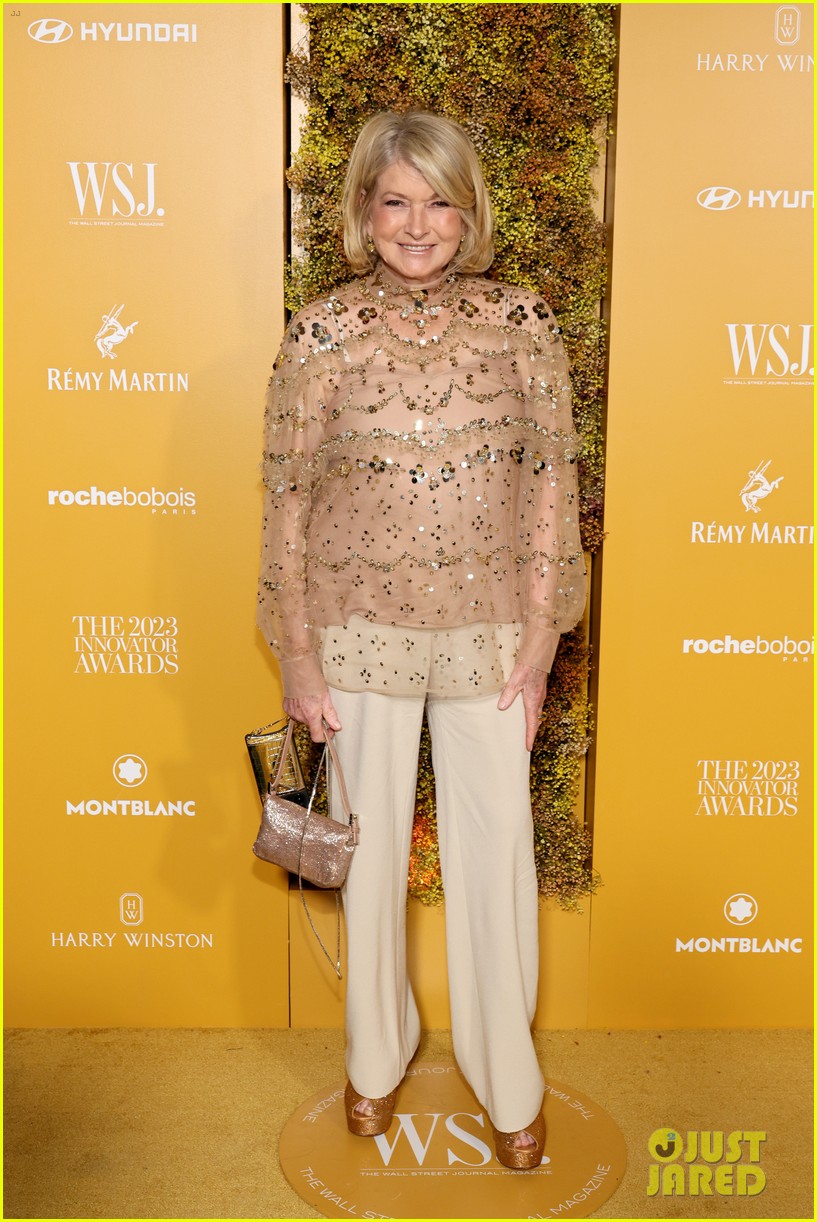 Renee Rapp, Trevor Noah, & Julia Louis-Dreyfus Arrive in Style for ...