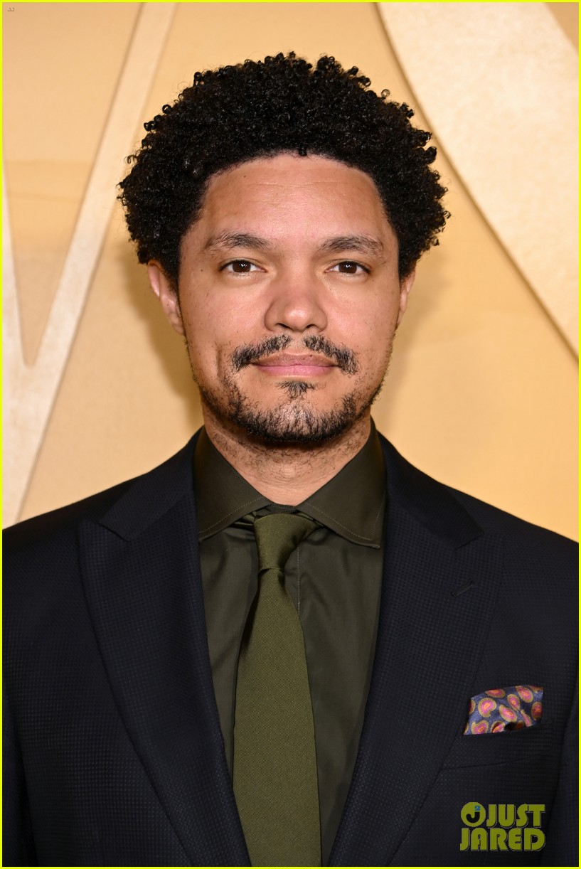 Renee Rapp, Trevor Noah, & Julia Louis-Dreyfus Arrive in Style for ...