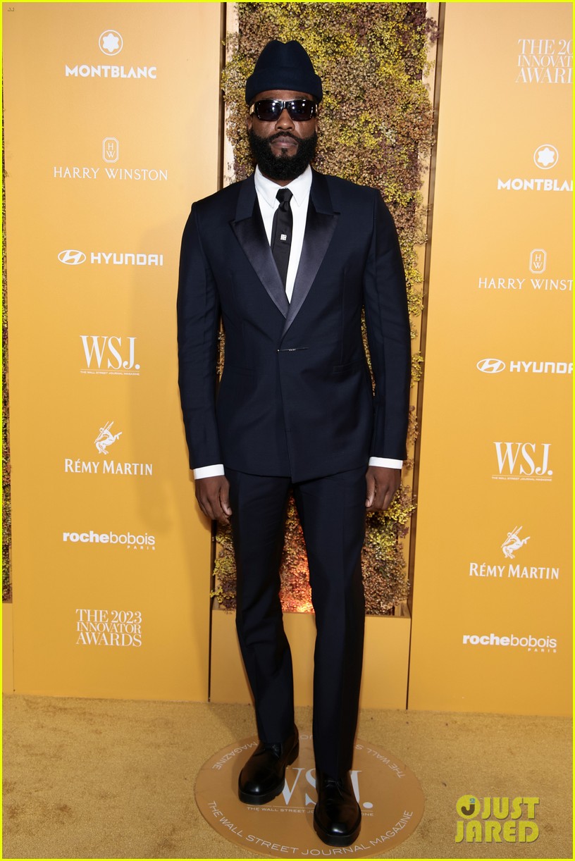 Renee Rapp, Trevor Noah, & Julia Louis-Dreyfus Arrive in Style for ...