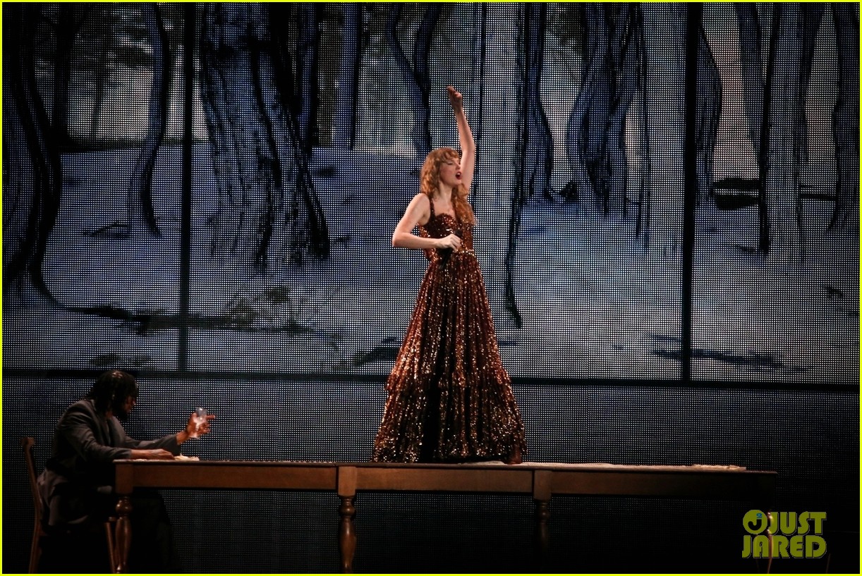 Photo: taylor swift rio rain show 095 | Photo 4988021 | Just Jared ...