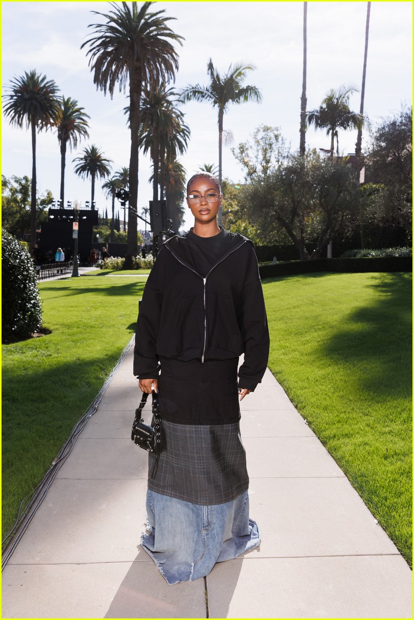 Cardi B Makes Her Runway Debut In Front of Kim Kardashian, Nicole ...