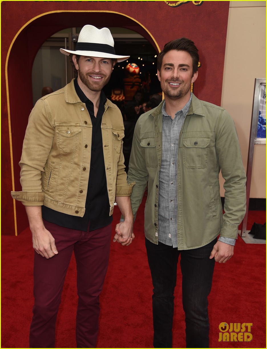 Jonathan Bennett Reveals His Real-Life Hallmark Channel Moment & It Was ...