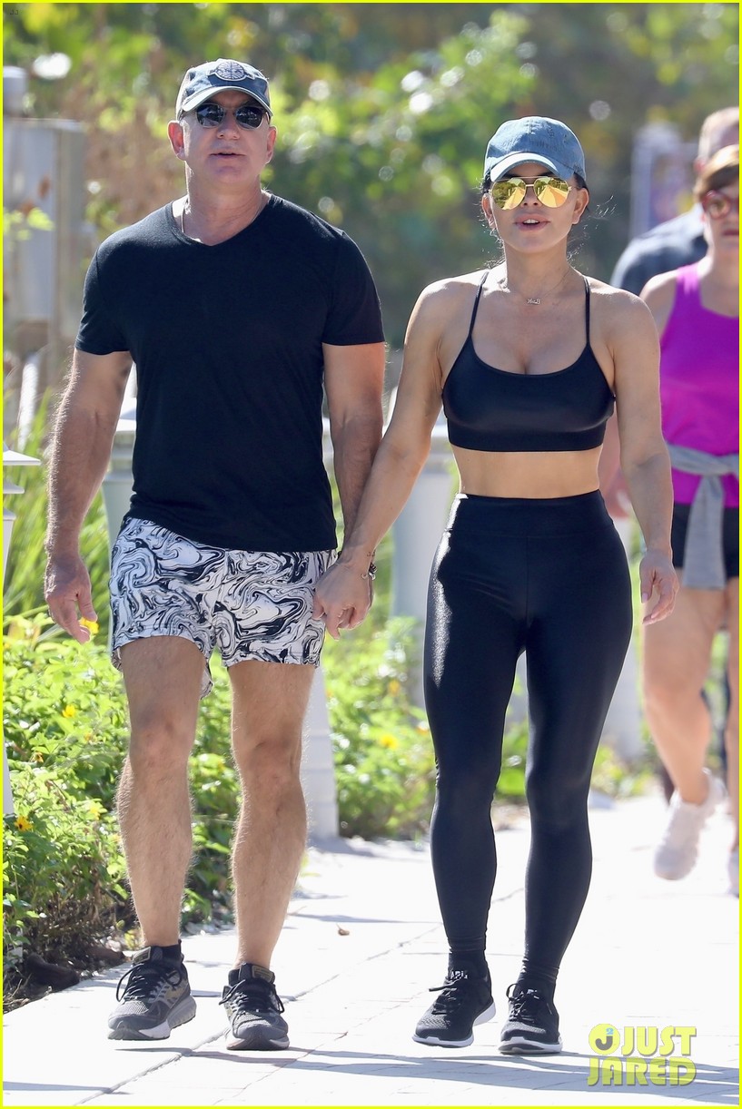 Jeff Bezos Wears Short Shorts for Shore Stroll with Lauren Sanchez ...