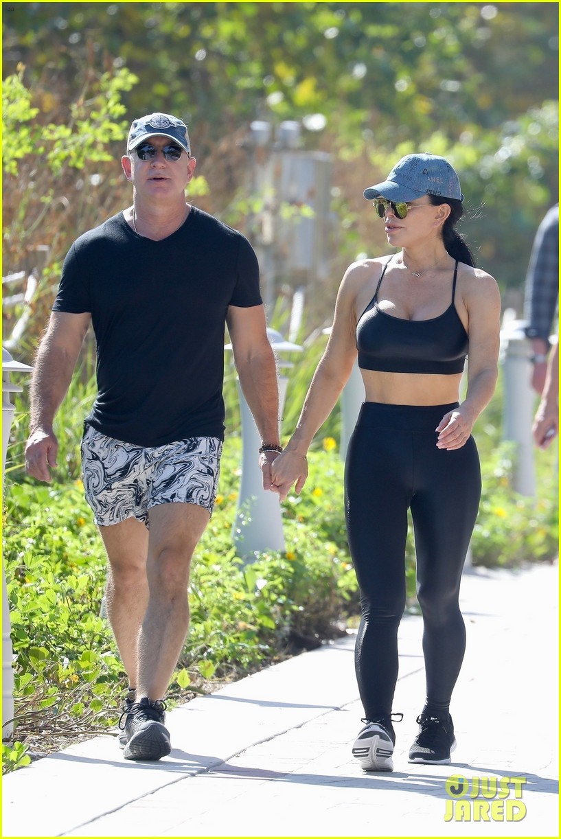 Jeff Bezos Wears Short Shorts for Shore Stroll with Lauren Sanchez ...
