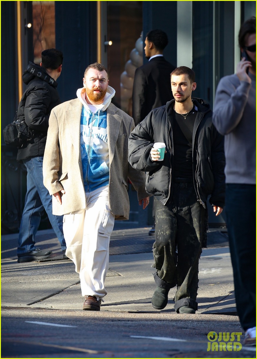 Sam Smith & Boyfriend Christian Cowan Share Loving Embrace During ...