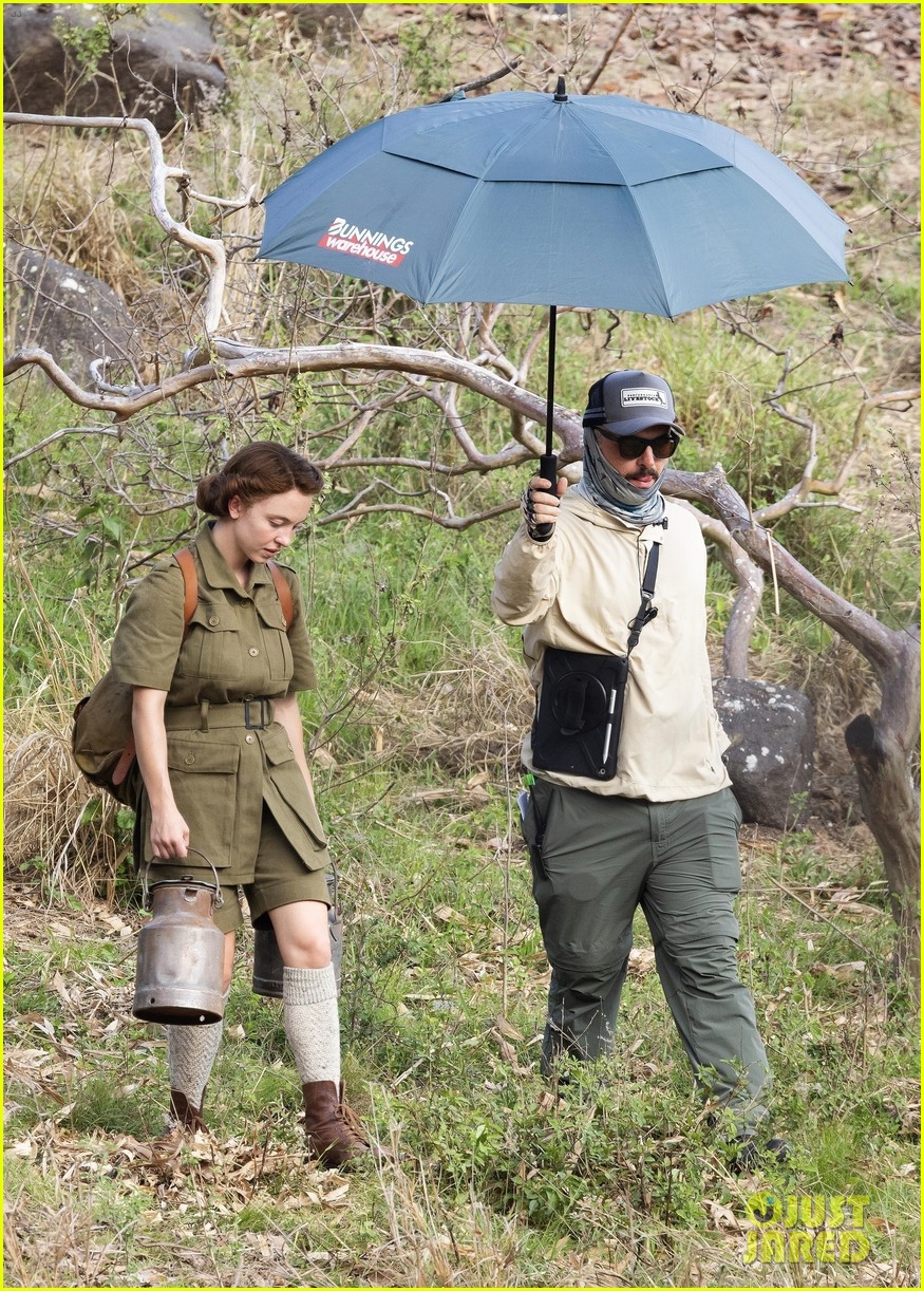 Sydney Sweeney, Jude Law, & Daniel Bruhl Play With a Donkey on 'Eden ...