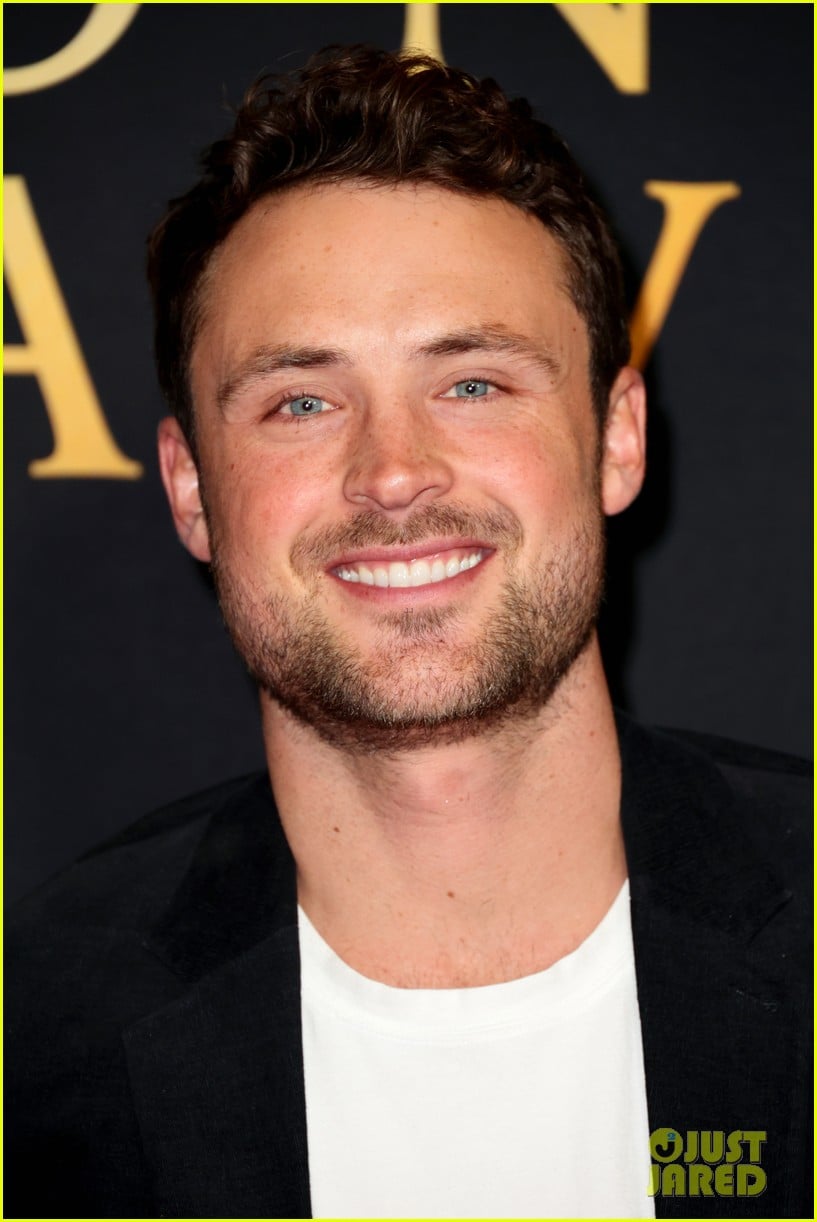 Zac Efron & Jeremy Allen White Get Support from Wrestling Legends at 'The Iron Claw' Premiere ...