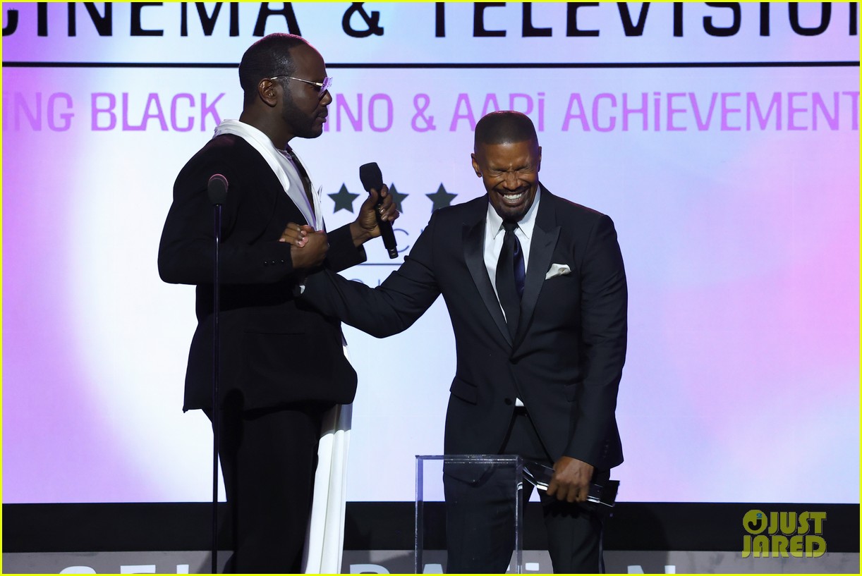 Jamie Foxx Gives Emotional Speech in First Appearance Since Medical ...