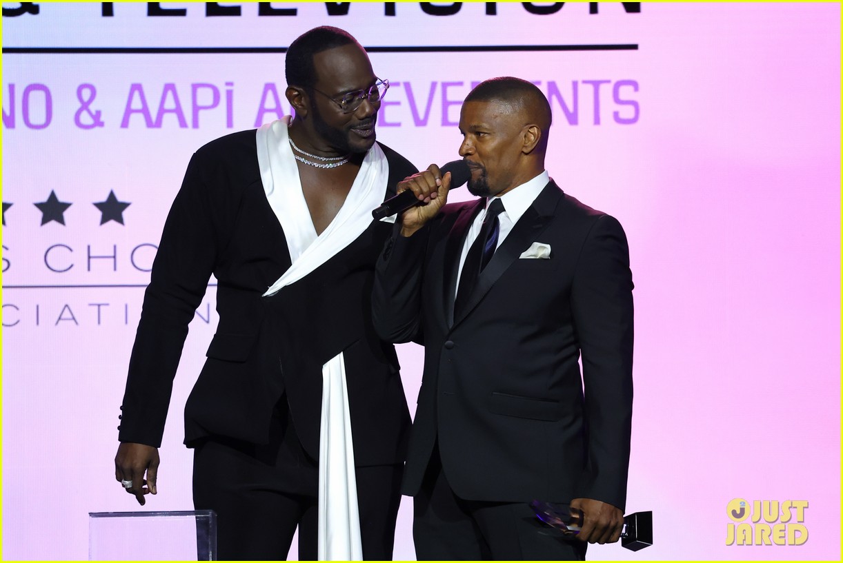 Jamie Foxx Gives Emotional Speech in First Appearance Since Medical ...