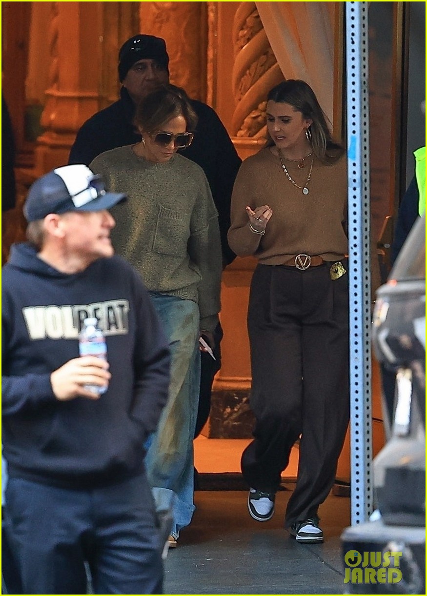 Photo: jlo filming unstoppable hotel park20 | Photo 4995715 | Just ...