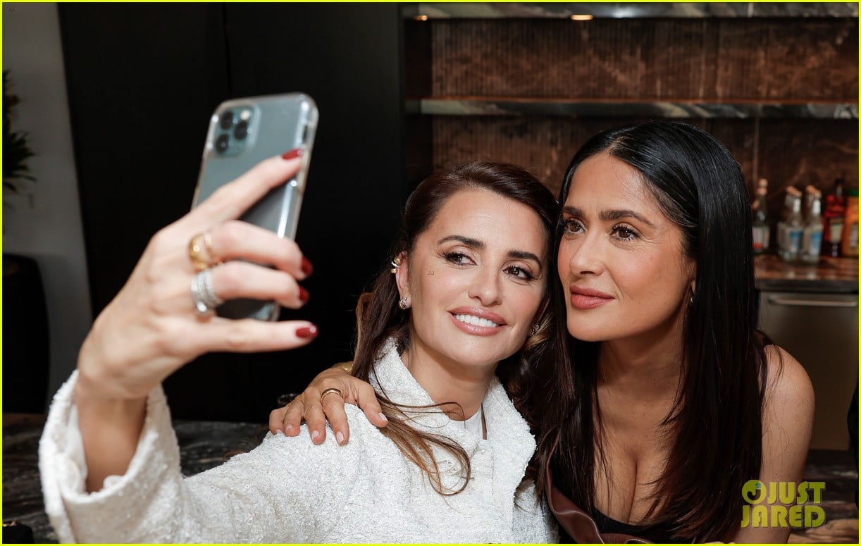 Kristen Stewart & Salma Hayek Host a Luncheon to Honor Penelope Cruz's ...