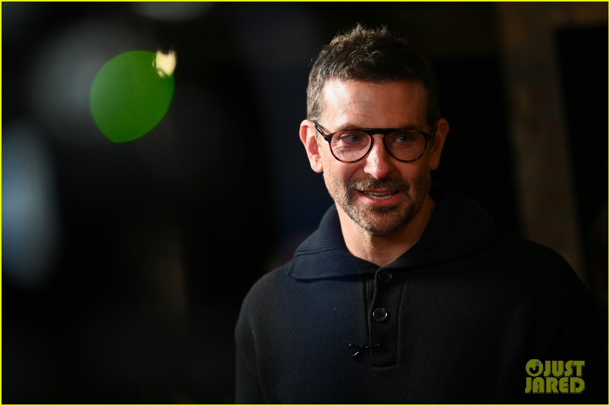 Bradley Cooper & Carey Mulligan Coordinate in Black for 'Maestro ...