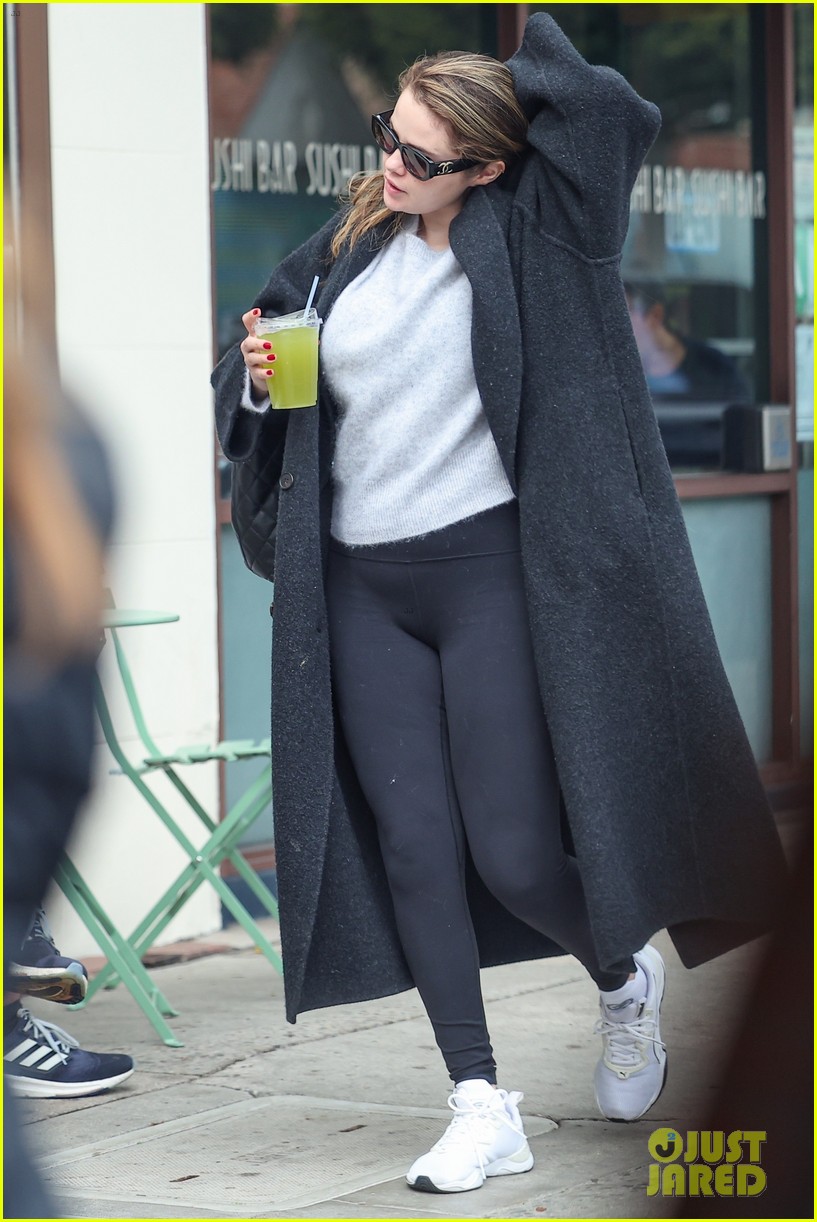 Selena Gomez Spends Low-Key Afternoon with Bestie Anna Collins: Photo ...