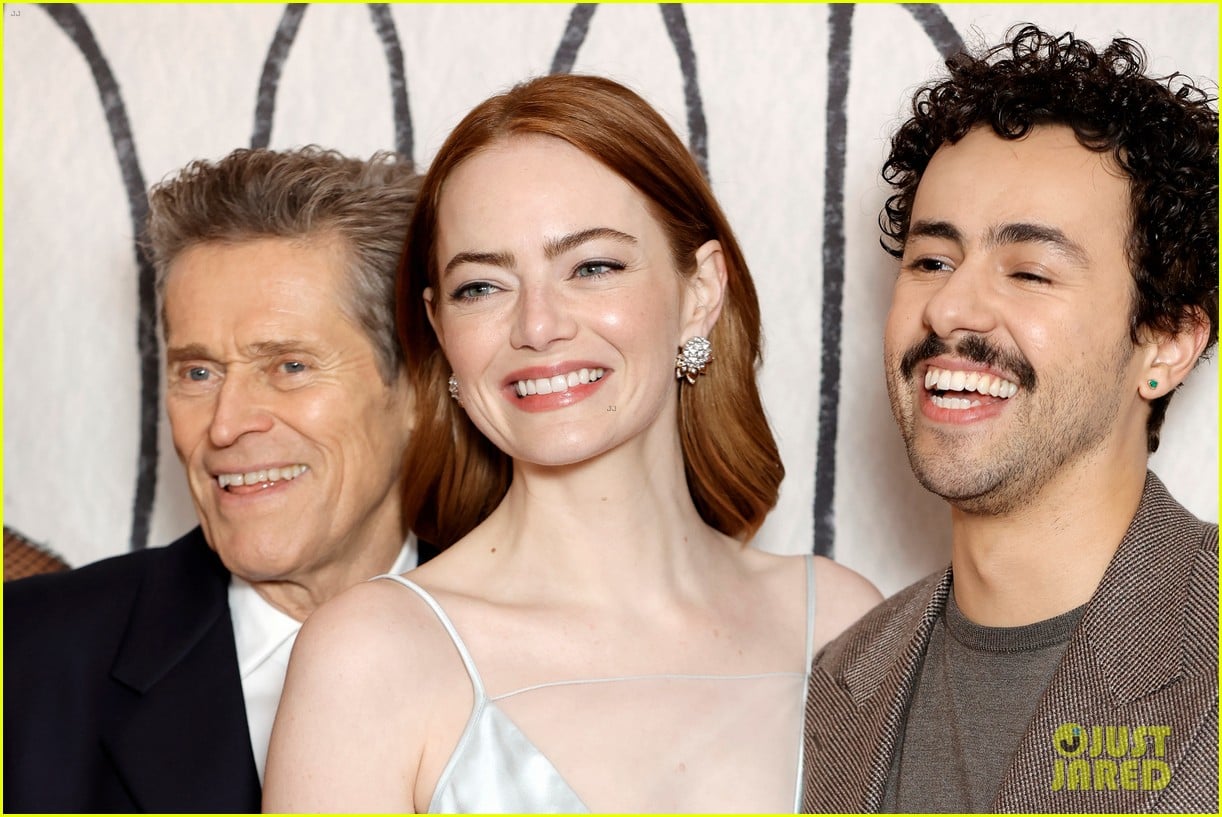 Emma Stone Wows in Louis Vuitton Dress at 'Poor Things' UK Premiere ...