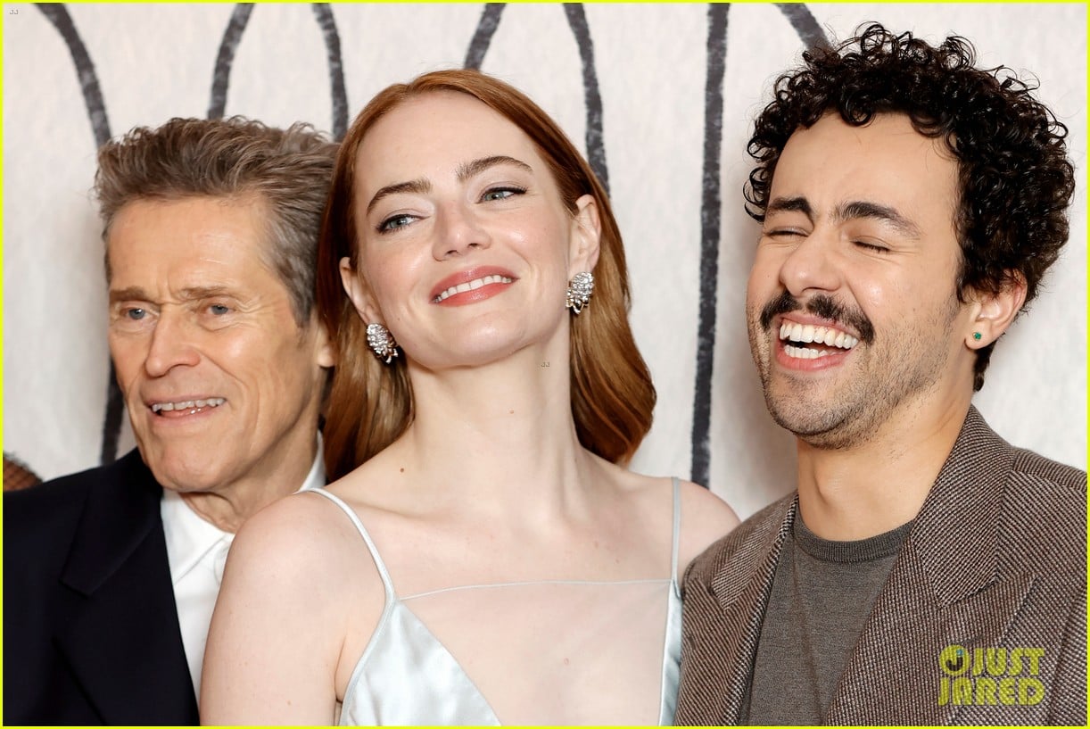Emma Stone Wows in Louis Vuitton Dress at 'Poor Things' UK Premiere ...