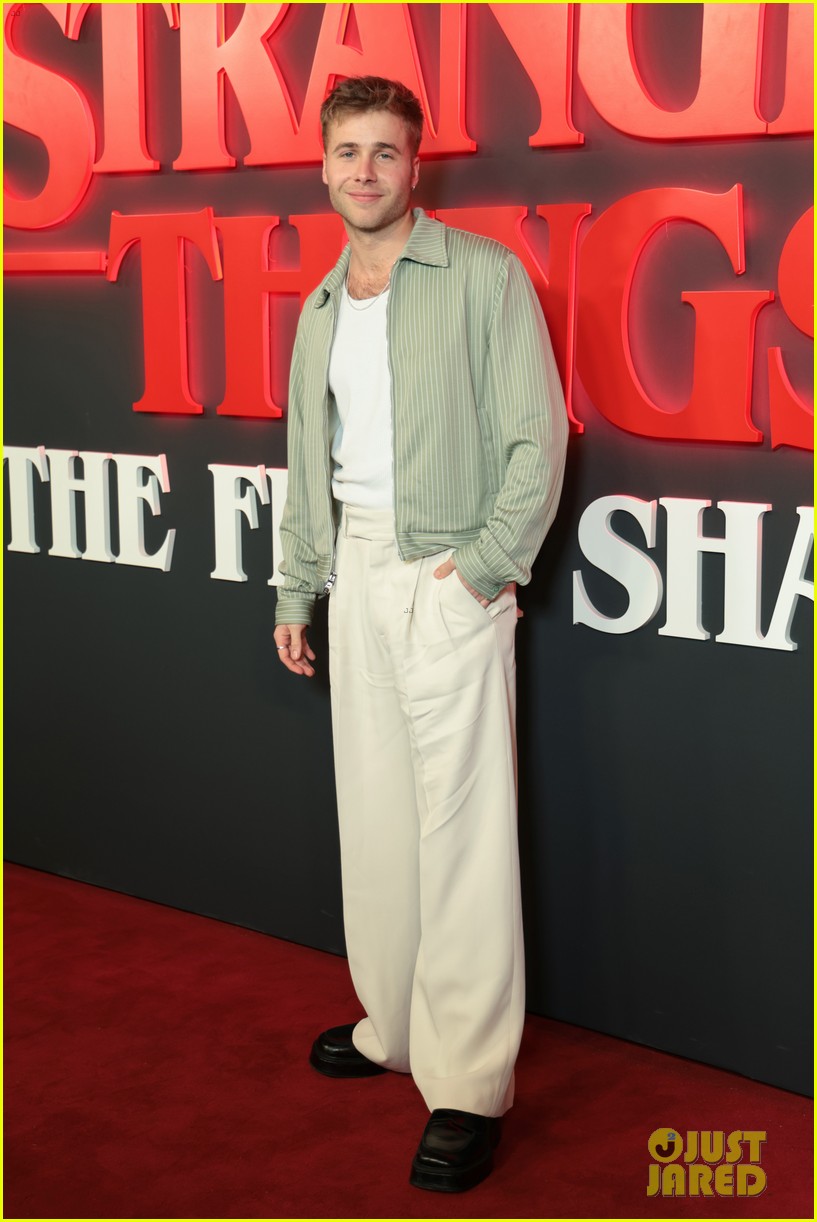 'Stranger Things' Stage Play Premiere Brings Out David Harbour Along ...