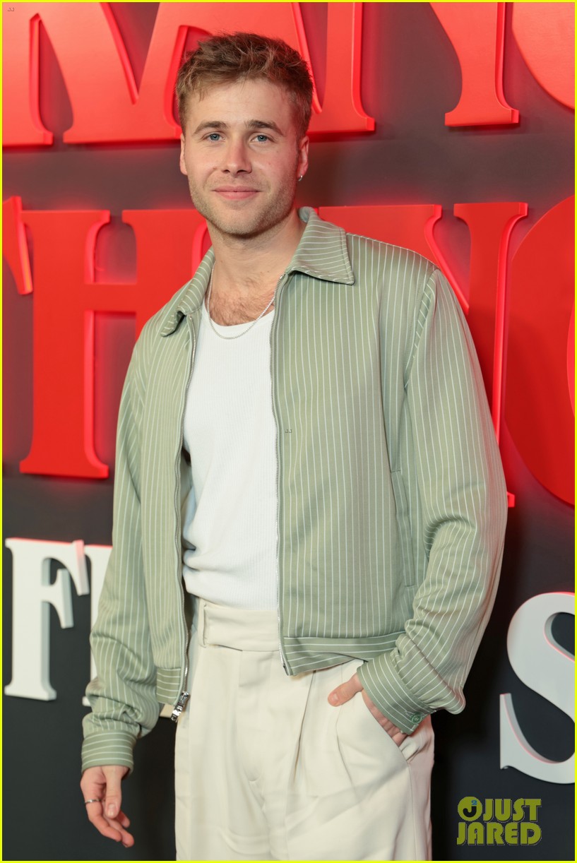 'Stranger Things' Stage Play Premiere Brings Out David Harbour Along ...