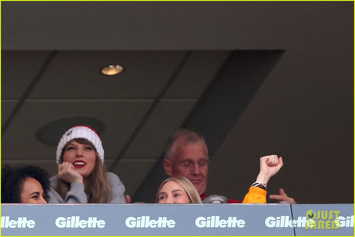 Inside Taylor Swift's Suite at Chiefs-Patriots Game: Who's She Sitting With at Sunday's Game ...