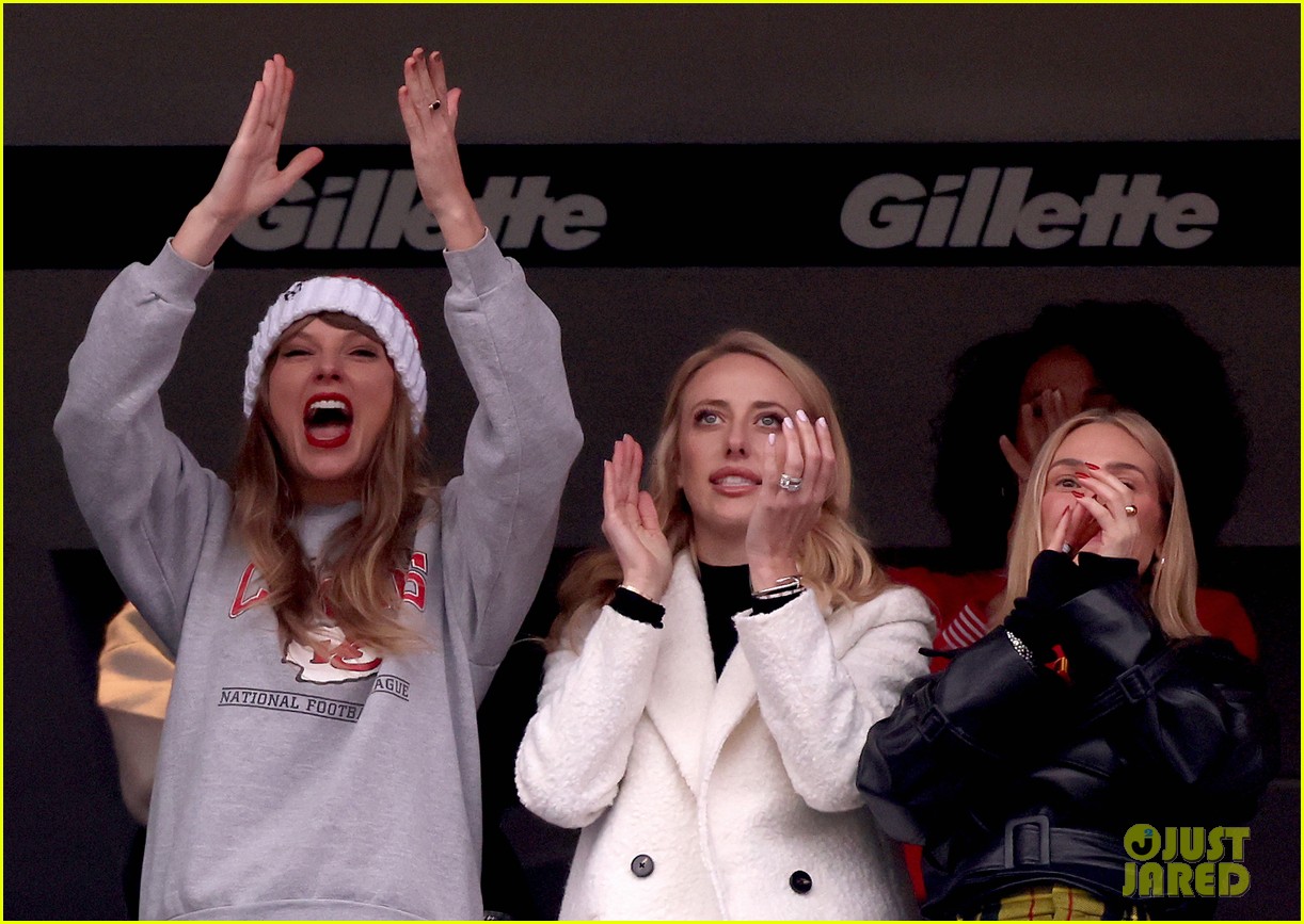 Inside Taylor Swift's Suite at Chiefs-Patriots Game: Who's She Sitting With at Sunday's Game ...