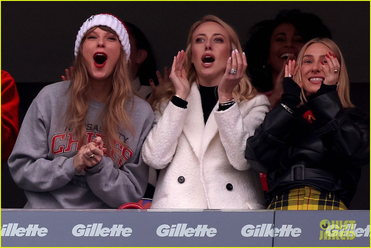 Inside Taylor Swift's Suite at Chiefs-Patriots Game: Who's She Sitting With at Sunday's Game ...