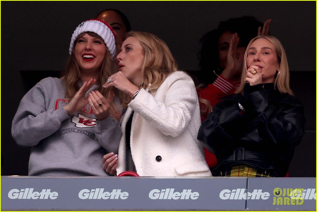Inside Taylor Swift's Suite at Chiefs-Patriots Game: Who's She Sitting With at Sunday's Game ...