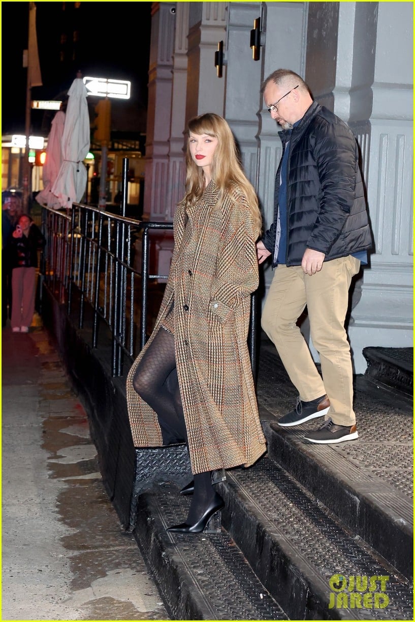 Taylor Swift Grabs Dinner in NYC After Spending Time with Boyfriend ...