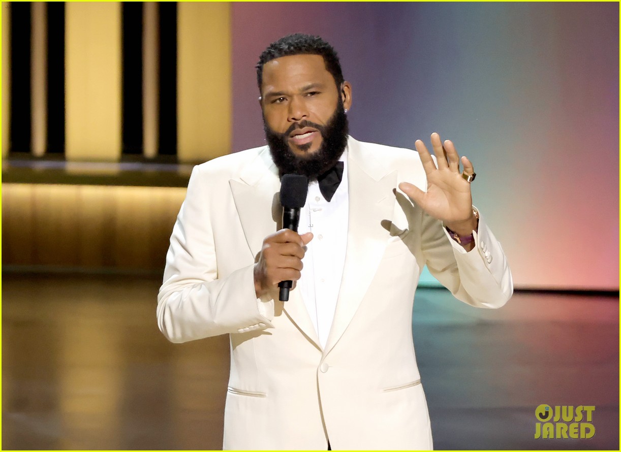 Anthony Anderson Opens the 2023 Emmy Awards With Monologue & Musical ...
