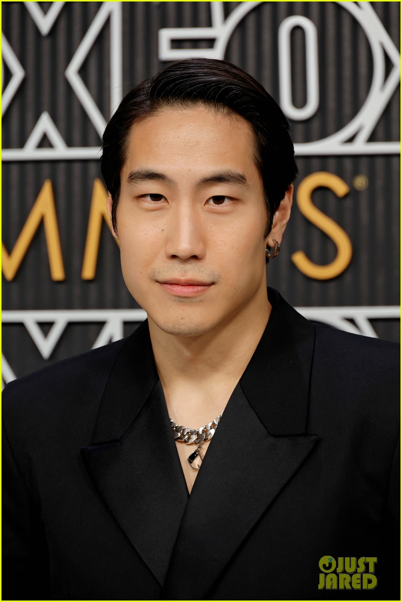 'Beef' Stars Steven Yeun & Ali Wong Arrive for Emmy Awards 2023: Photo ...