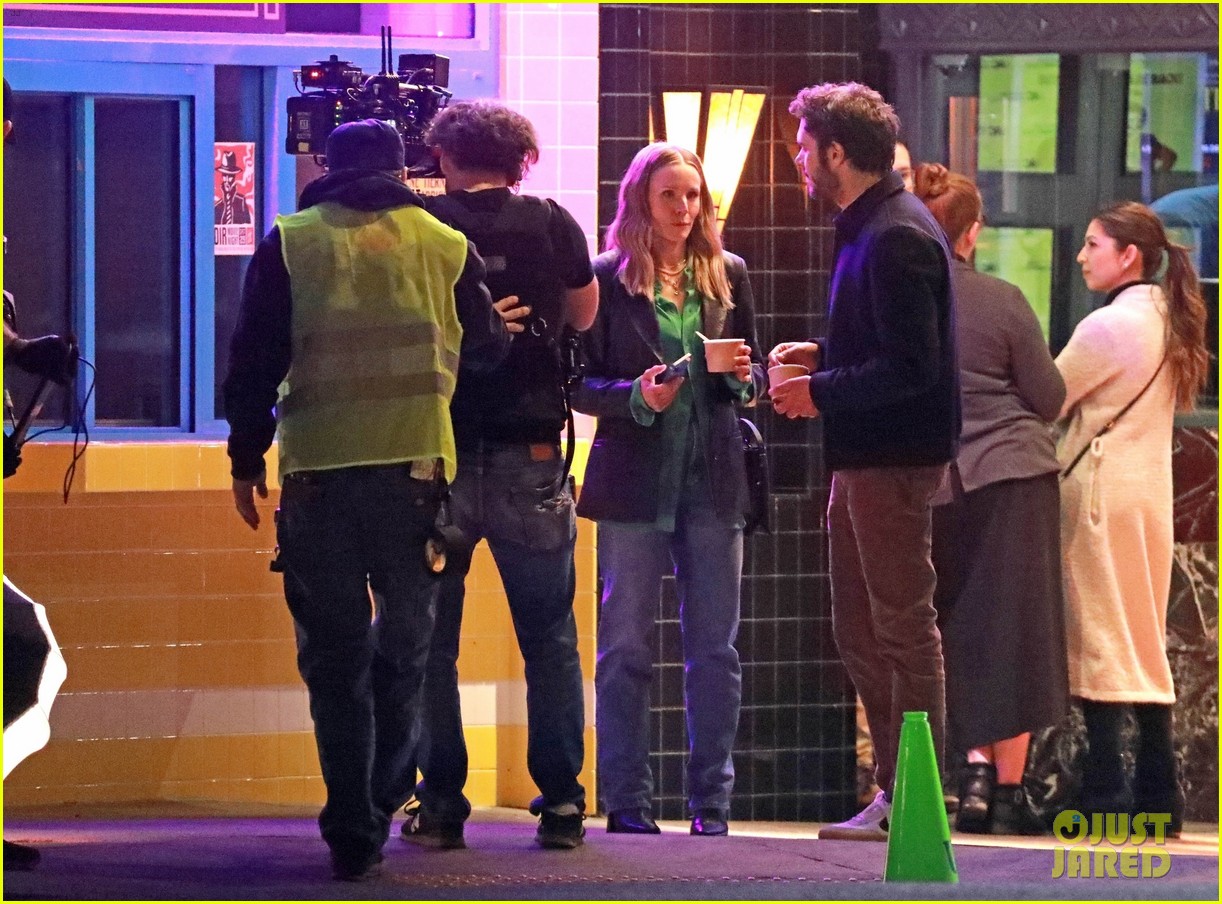 Kristen Bell & Adam Brody Film a Kissing Scene for Netflix Comedy ...