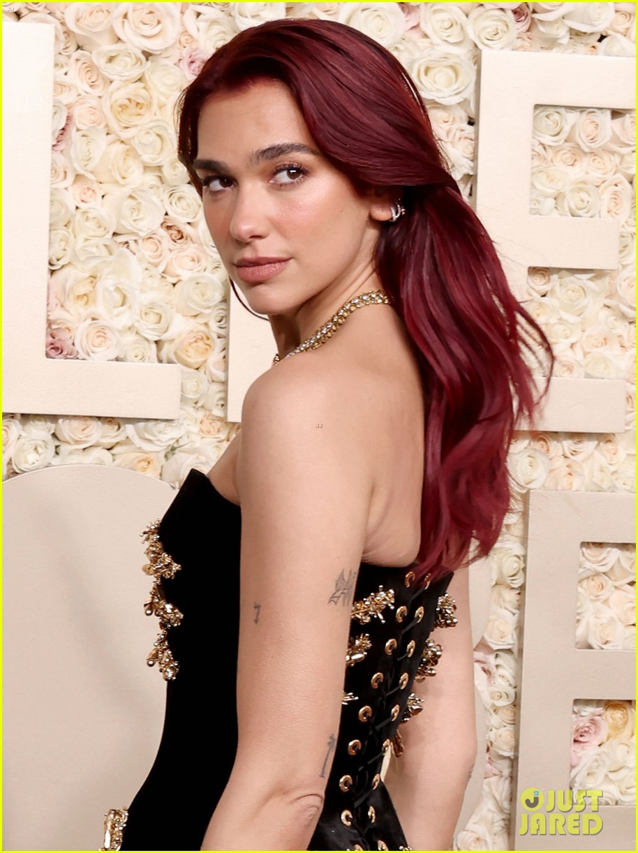 Dua Lipa Stuns in Black & Gold Dress at Golden Globes 2024: Photo ...